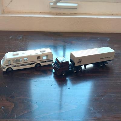 DIE-CAST WINNEBAGO AND MATCHBOX UPS SEMI SMALL MODELS | EstateSales.org