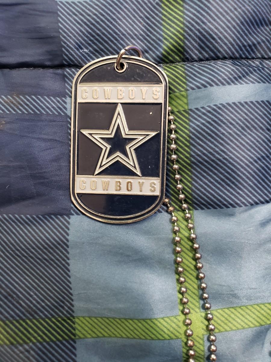 Dallas cowboy's dog tags | EstateSales.org