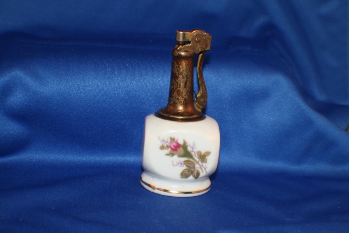 White Lighter with Roses | EstateSales.org