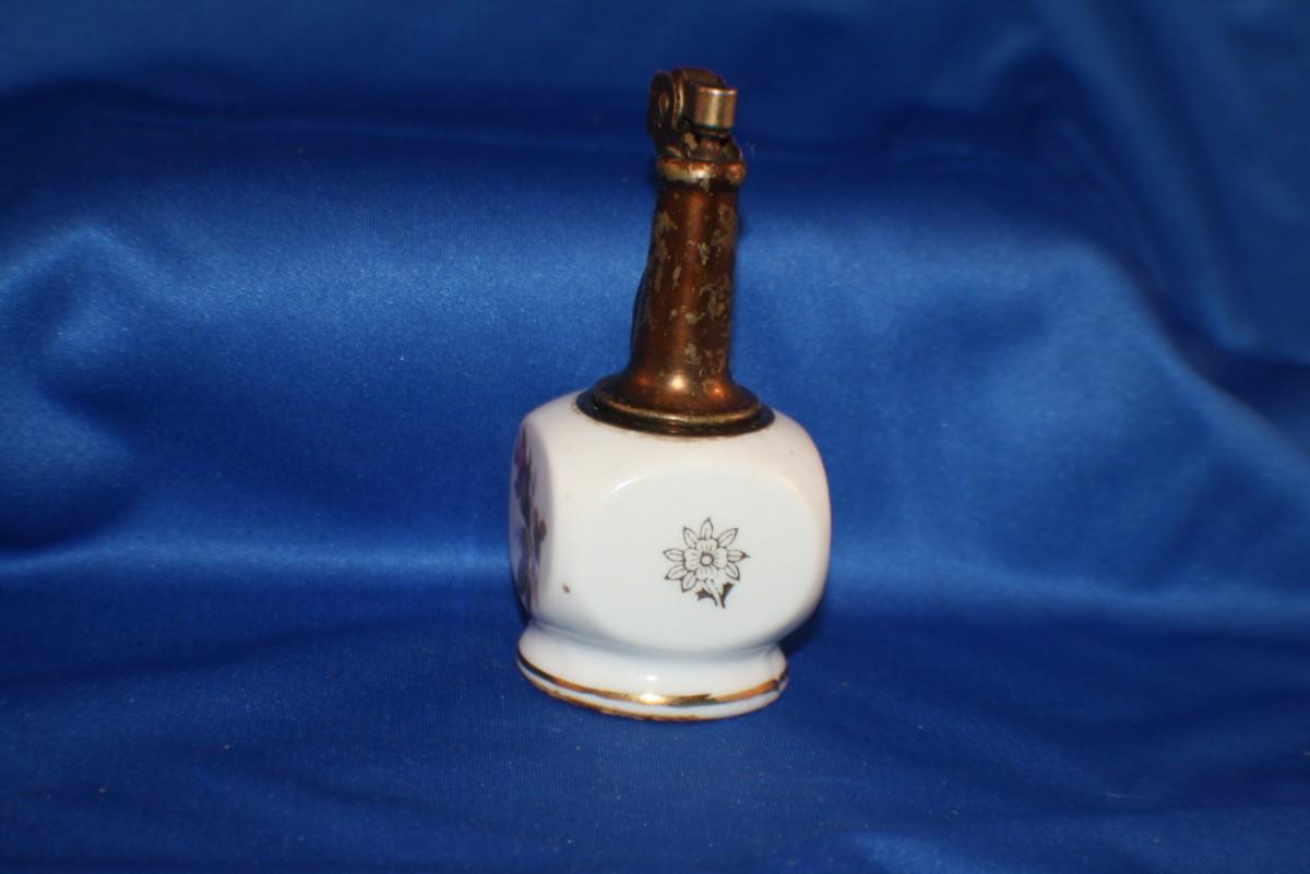 White Lighter with Roses | EstateSales.org
