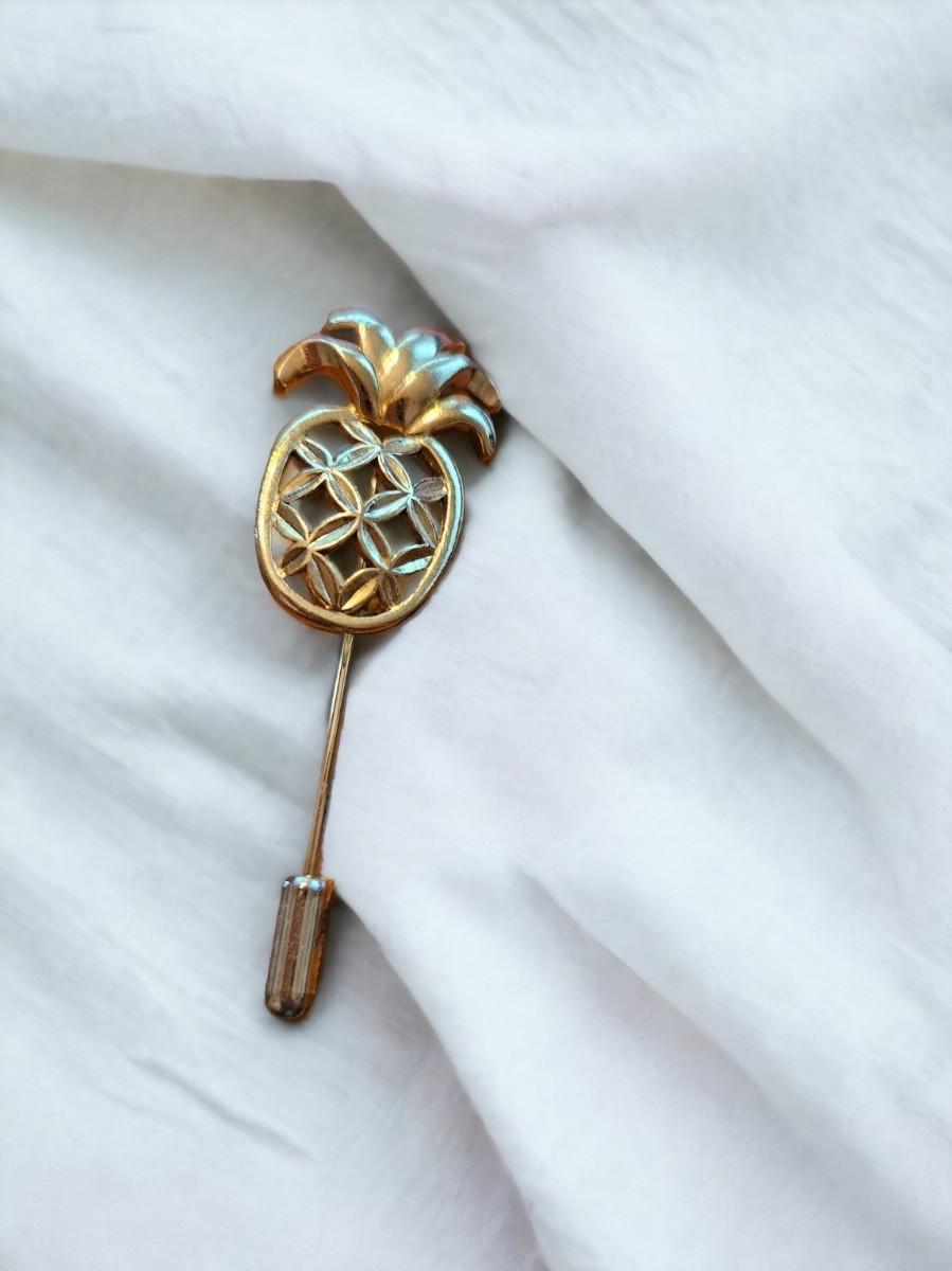 VINTAGE PIN | EstateSales.org