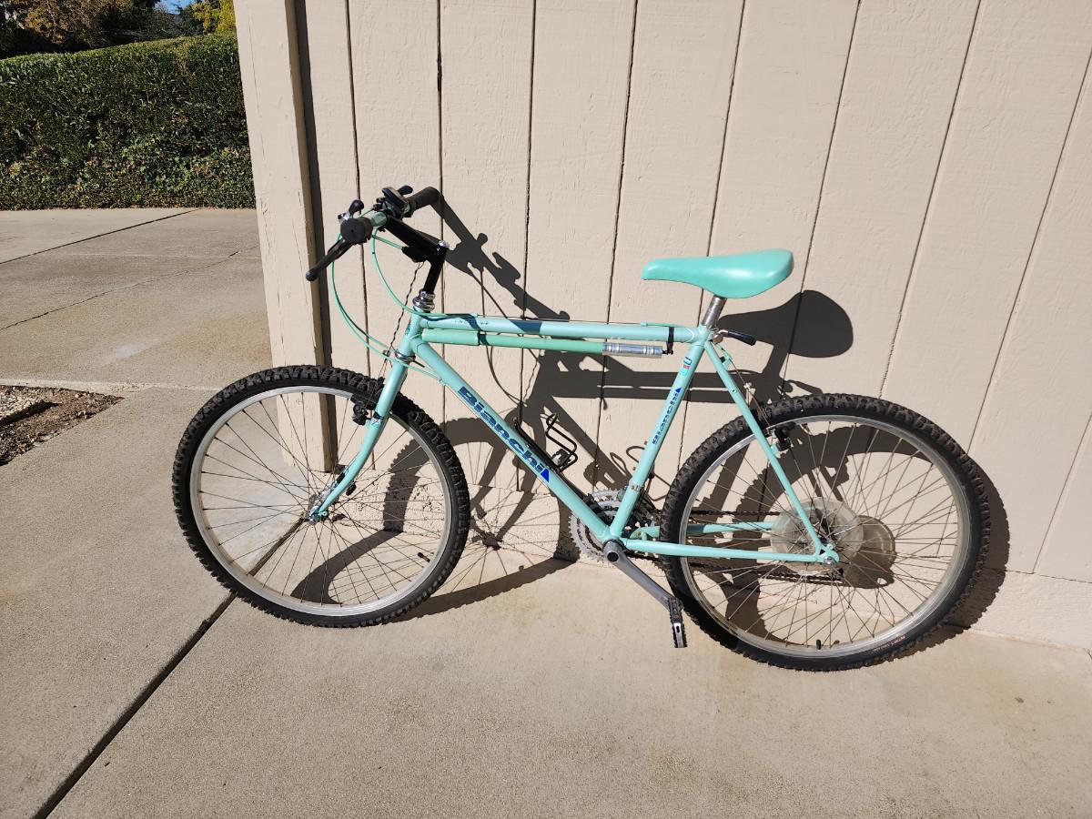 Bianchi Incline Bicycle | EstateSales.org