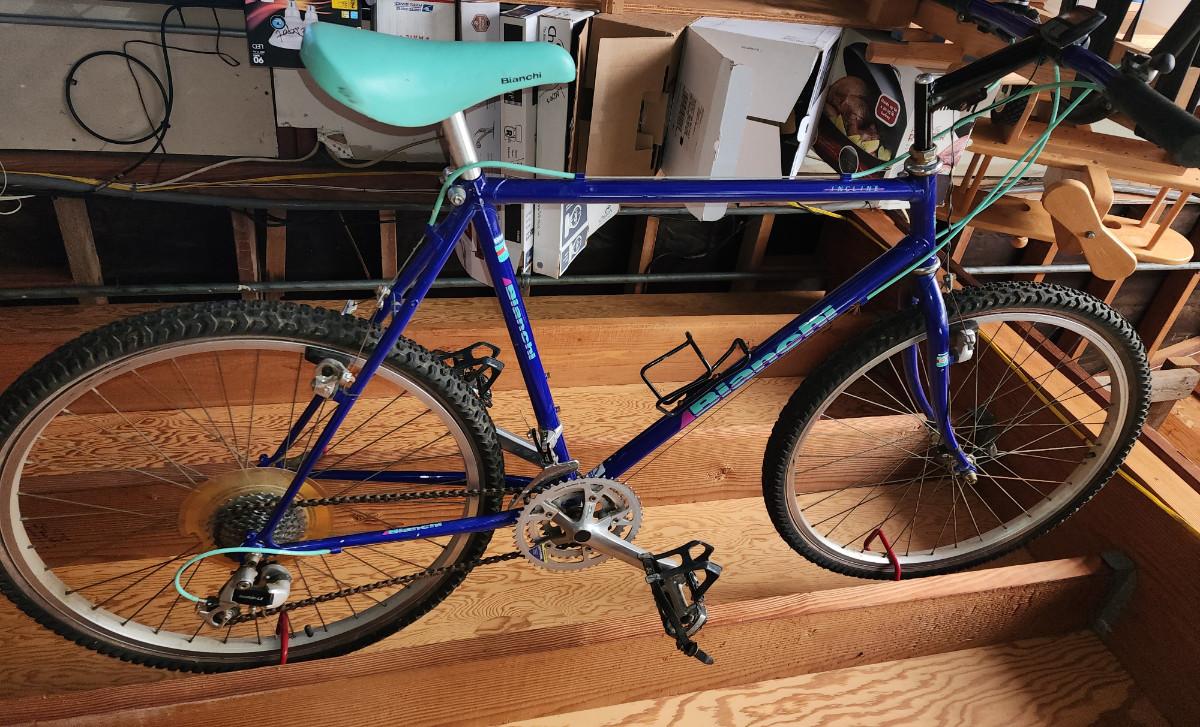 Bianchi Incline Bicycle | EstateSales.org