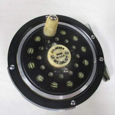 Pflueger Medalist Fly Reel | EstateSales.org