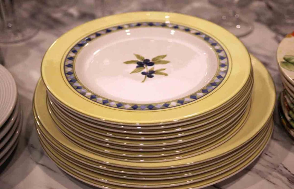 Royal Doulton Dinnerware | EstateSales.org