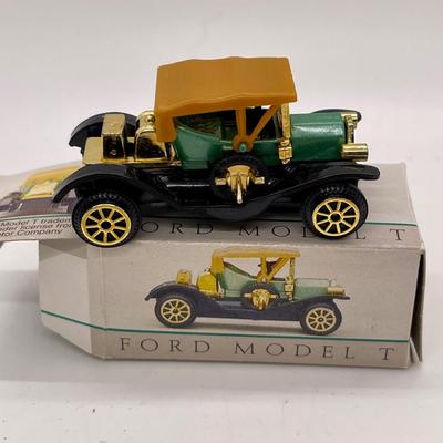 Miniature mini Ford Model T | EstateSales.org