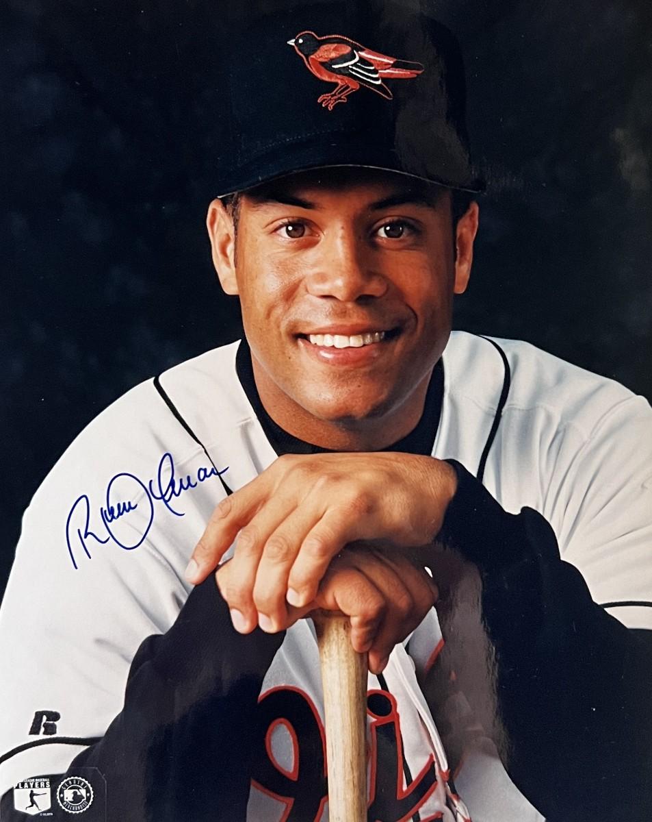 Roberto Alomar signed photo | EstateSales.org