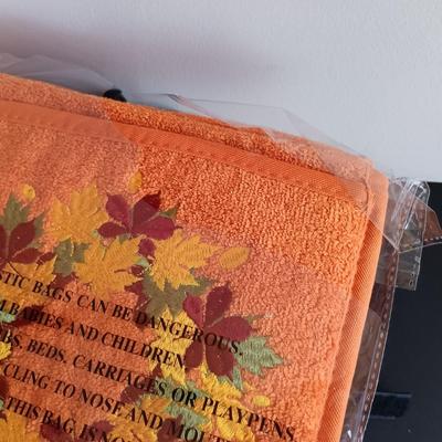 LOT 9K: Temp-Tations Old World Harvest Bakeware Set & Old World Set w ...