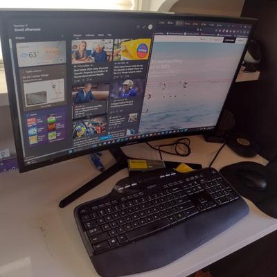 Samsung 27" Computer Moniter Curved Screen, Logitech Keyboard, Mouse ...