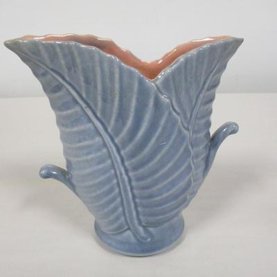 Vintage Red Wing Flower Vase | EstateSales.org