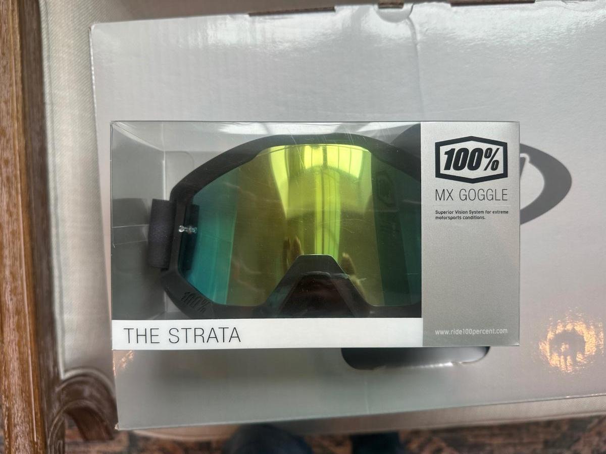 Brand new goggle | EstateSales.org