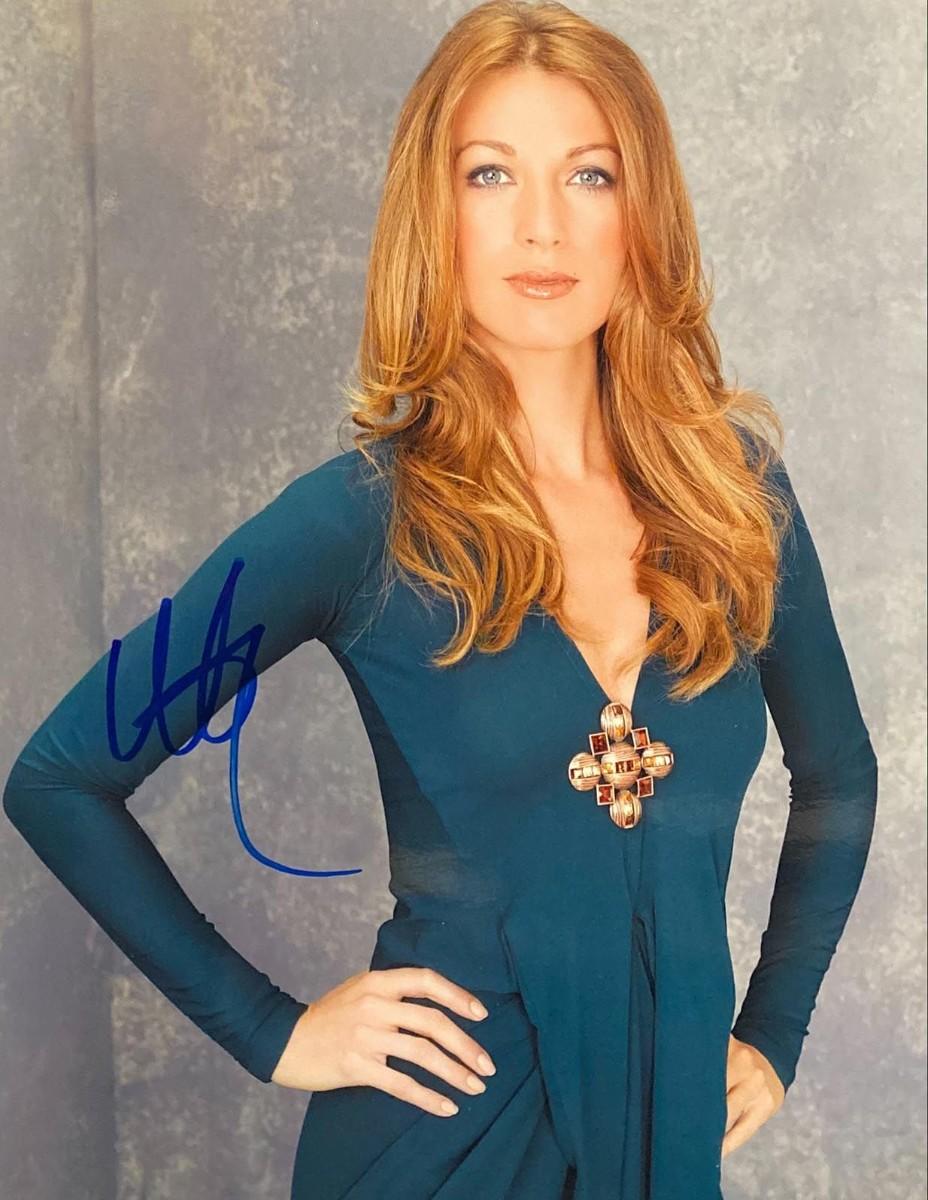 Natalie Zea signed photo | EstateSales.org