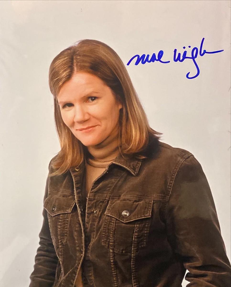 Mare Winningham signed photo | EstateSales.org