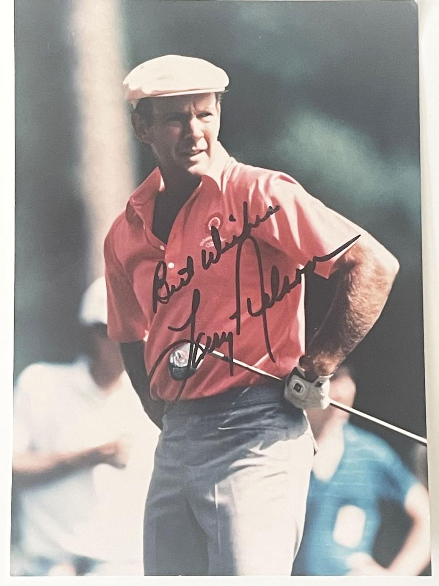 Golfer Larry Nelson signed photo | EstateSales.org