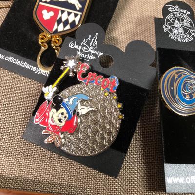 LOT 256M: Disney Pin Trading Collection - Shadow box, Pins w/ OG ...