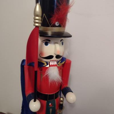 Large Wood Castle Guard Nutcracker 24" | EstateSales.org
