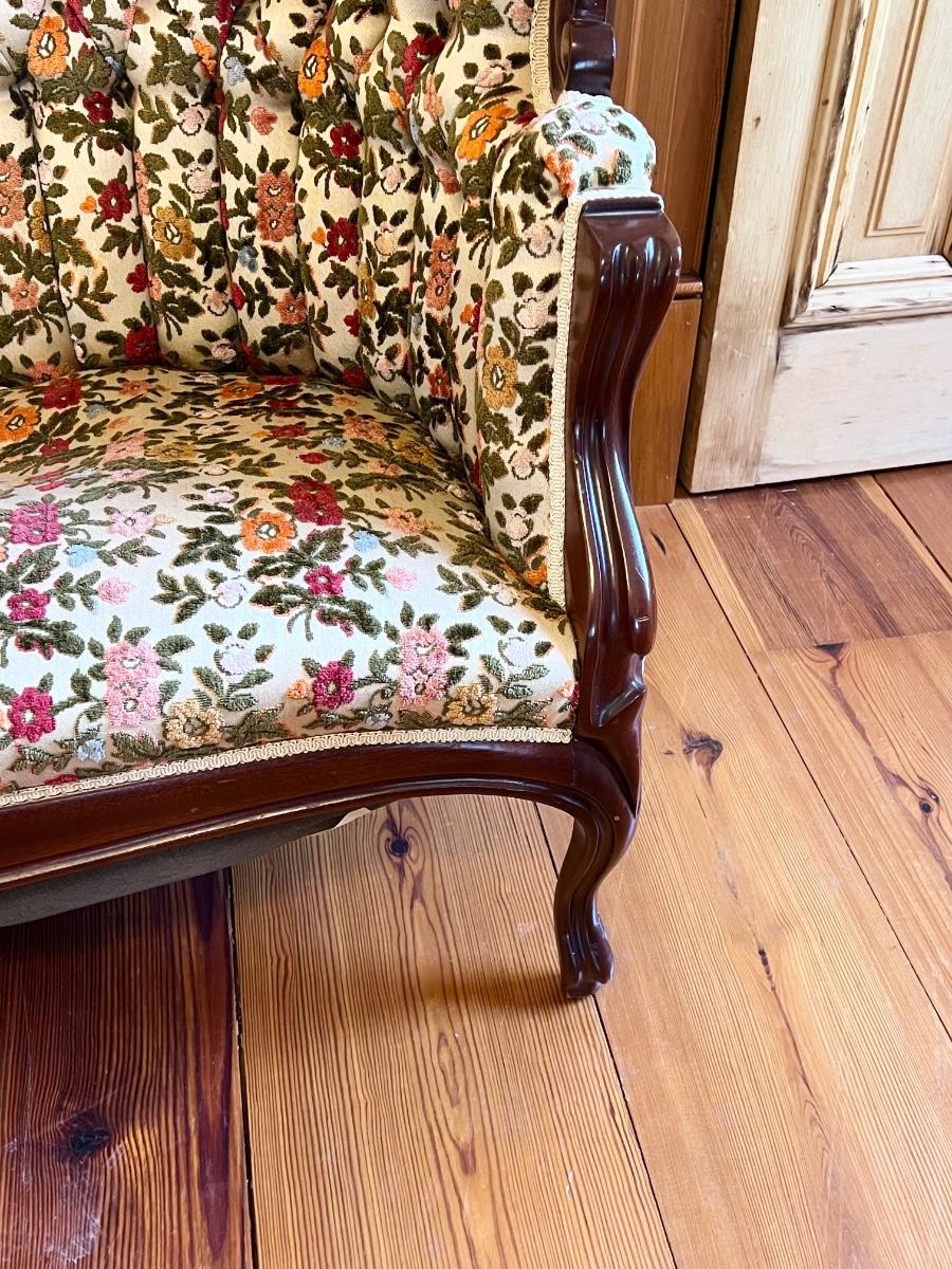 Capital victorian furniture company store