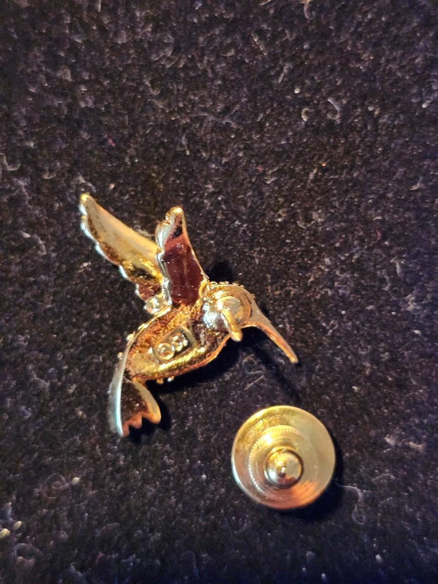 Hummingbird Pin | EstateSales.org