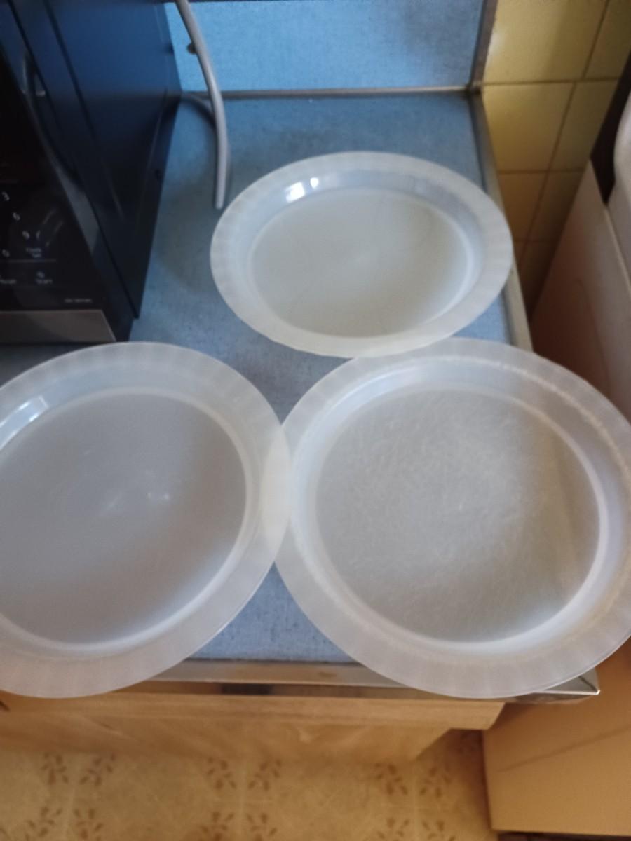 3 microwave plates | EstateSales.org