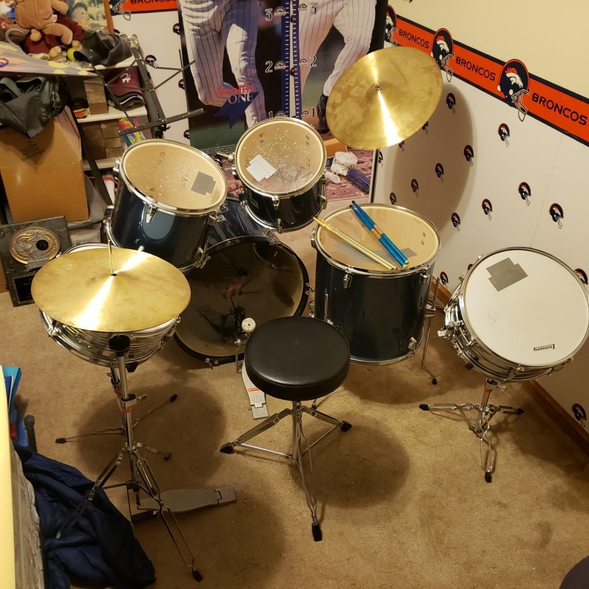 COMPLETE DRUM SET IN REALLY GOOD CONDITION | EstateSales.org