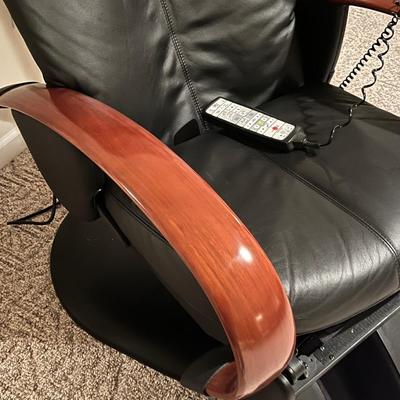 LOT 72B: Interactive Health HTT-10-CRP Robotic Massage Chair ...