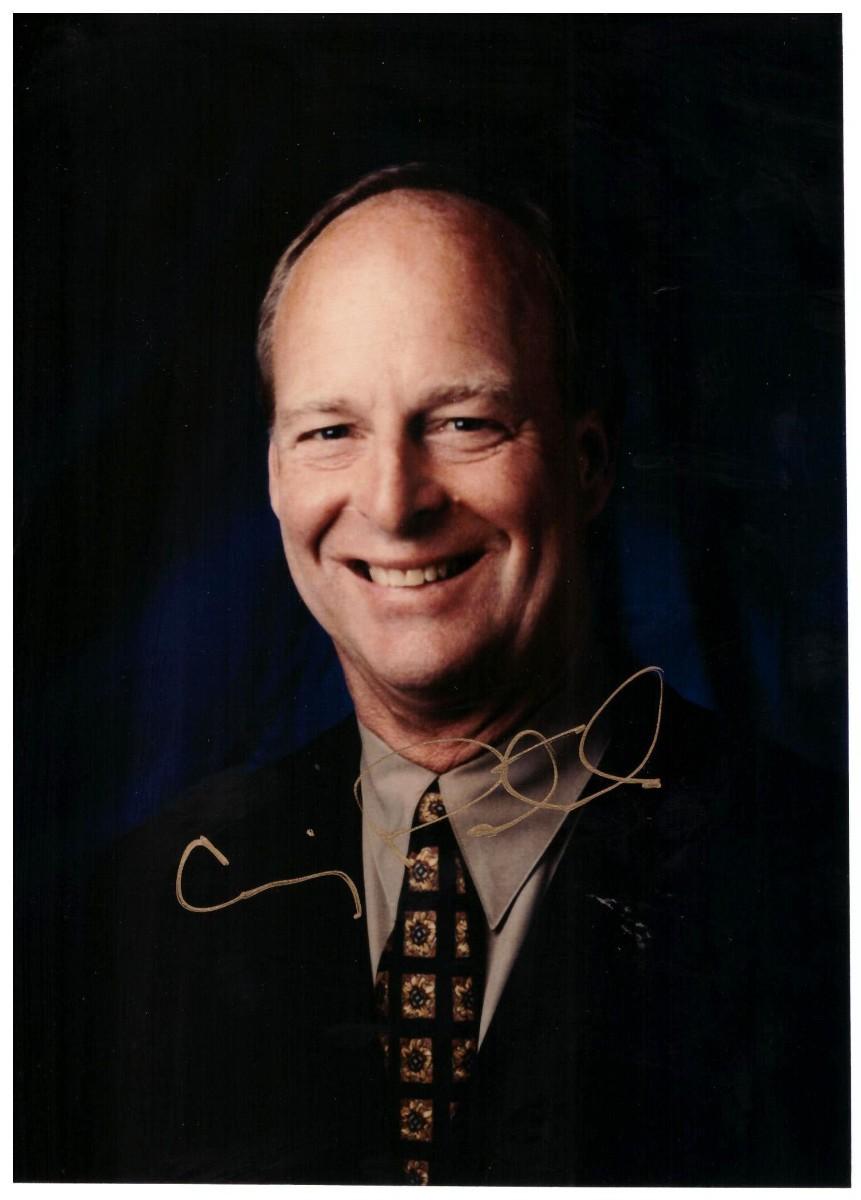 Pittsburgh Penguins Craig Patrick signed photo | EstateSales.org