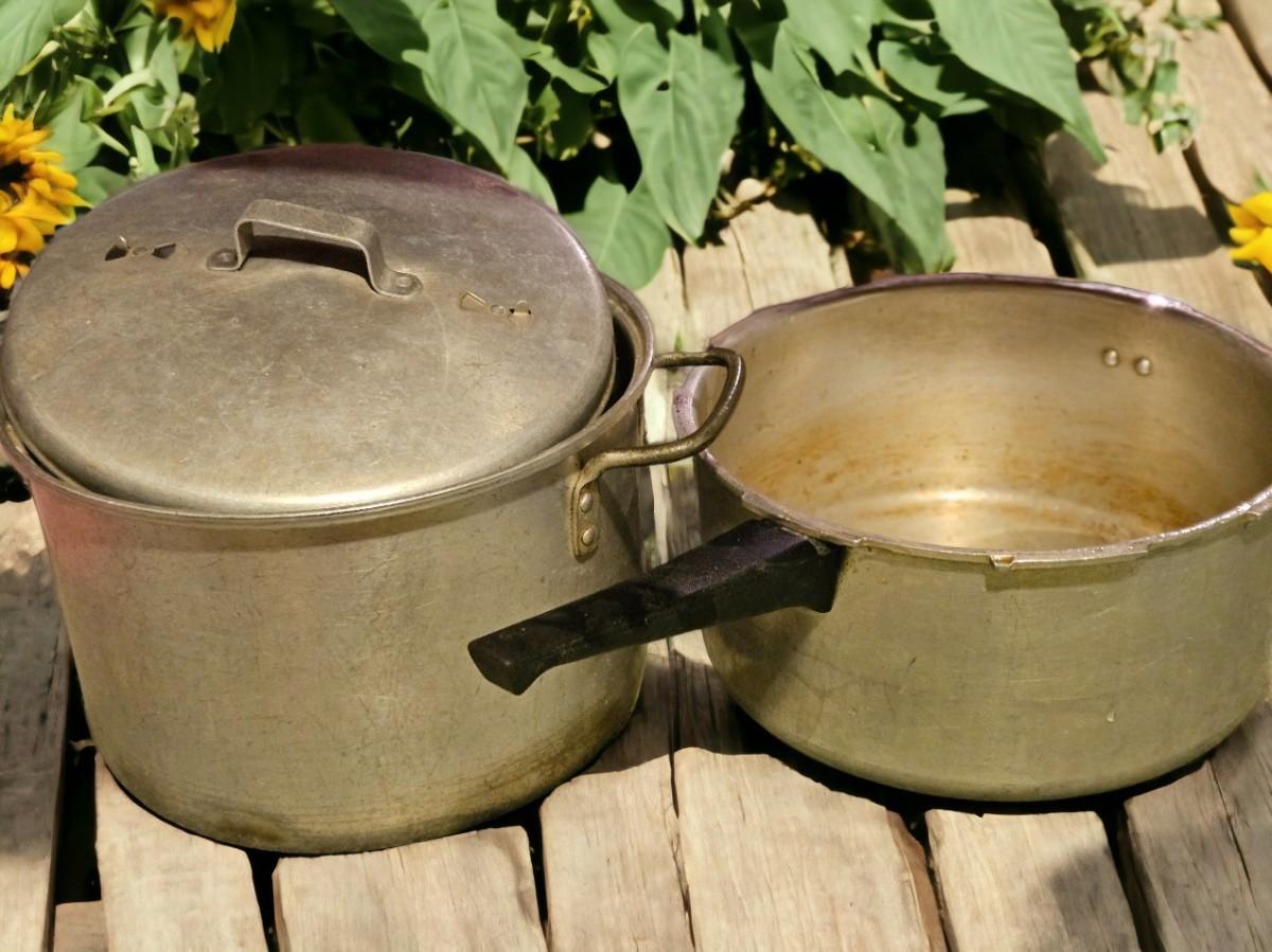 Vintage Pot Lot | EstateSales.org
