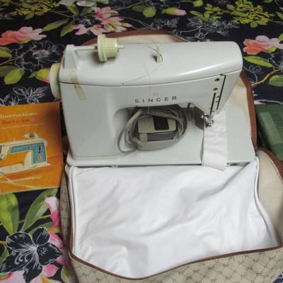 Singer Touch & Sew Deluxe Zig Zag Model 628 - B | EstateSales.org