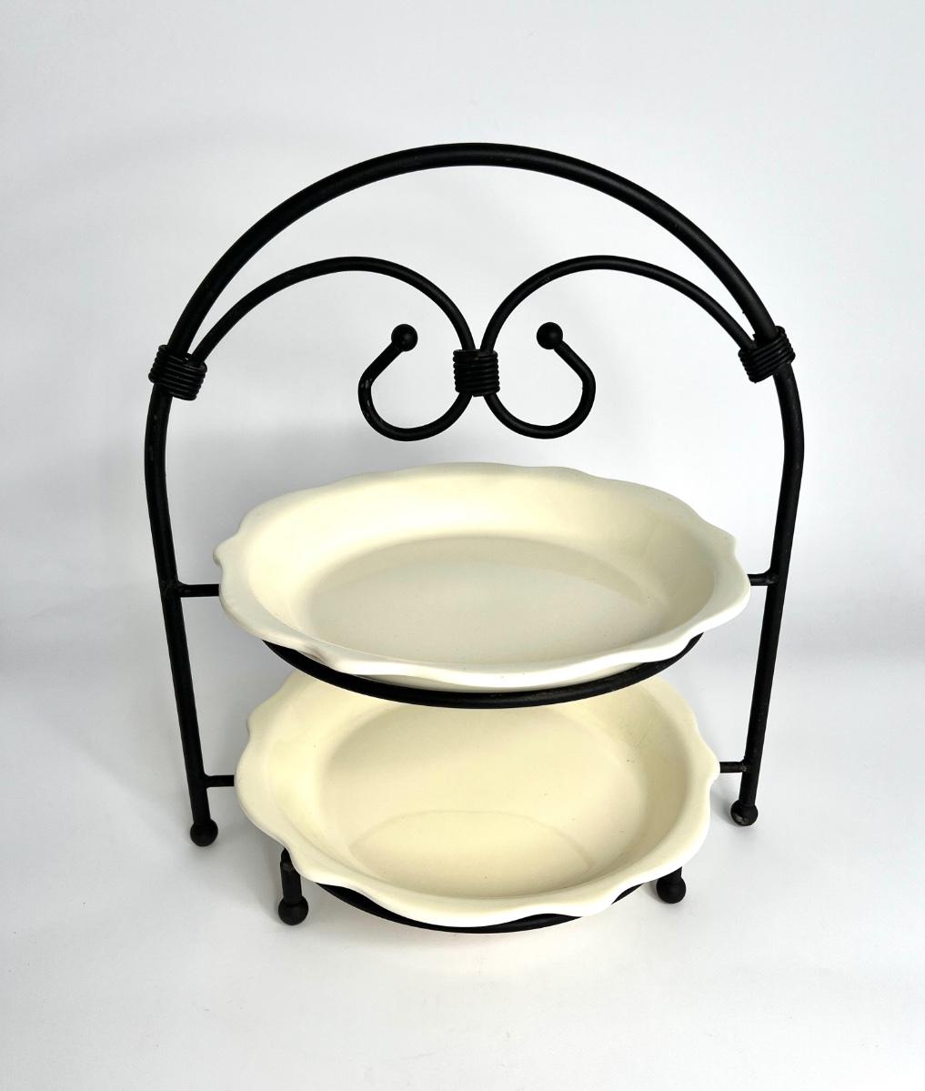 Southern Living At Home Black Metal Pie Plate Stand | EstateSales.org