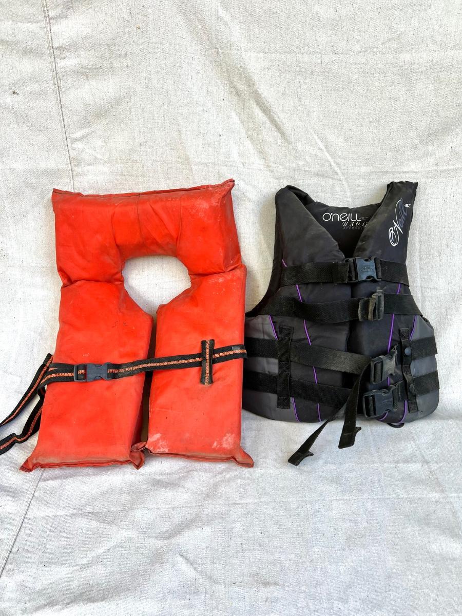 Life jackets | EstateSales.org