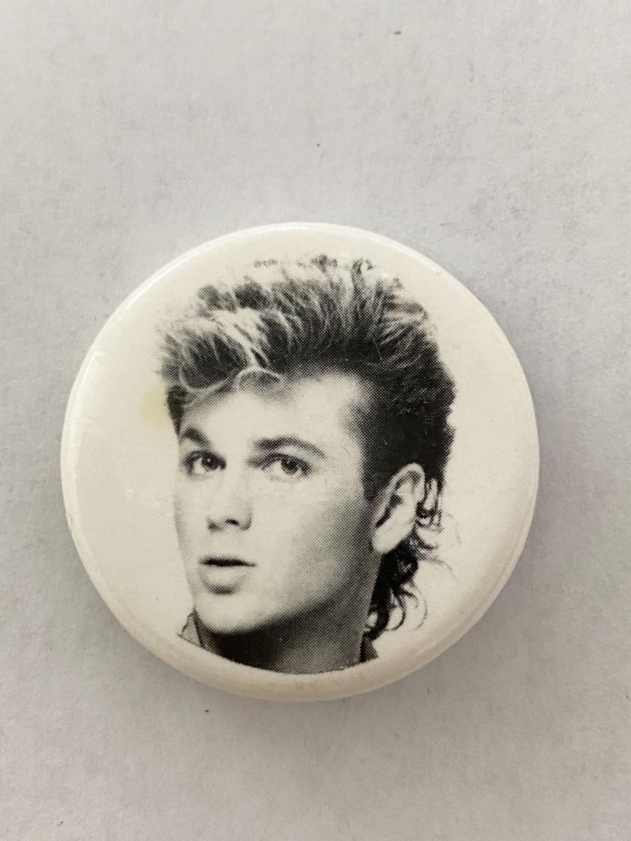 Sam Harris vintage pin | EstateSales.org
