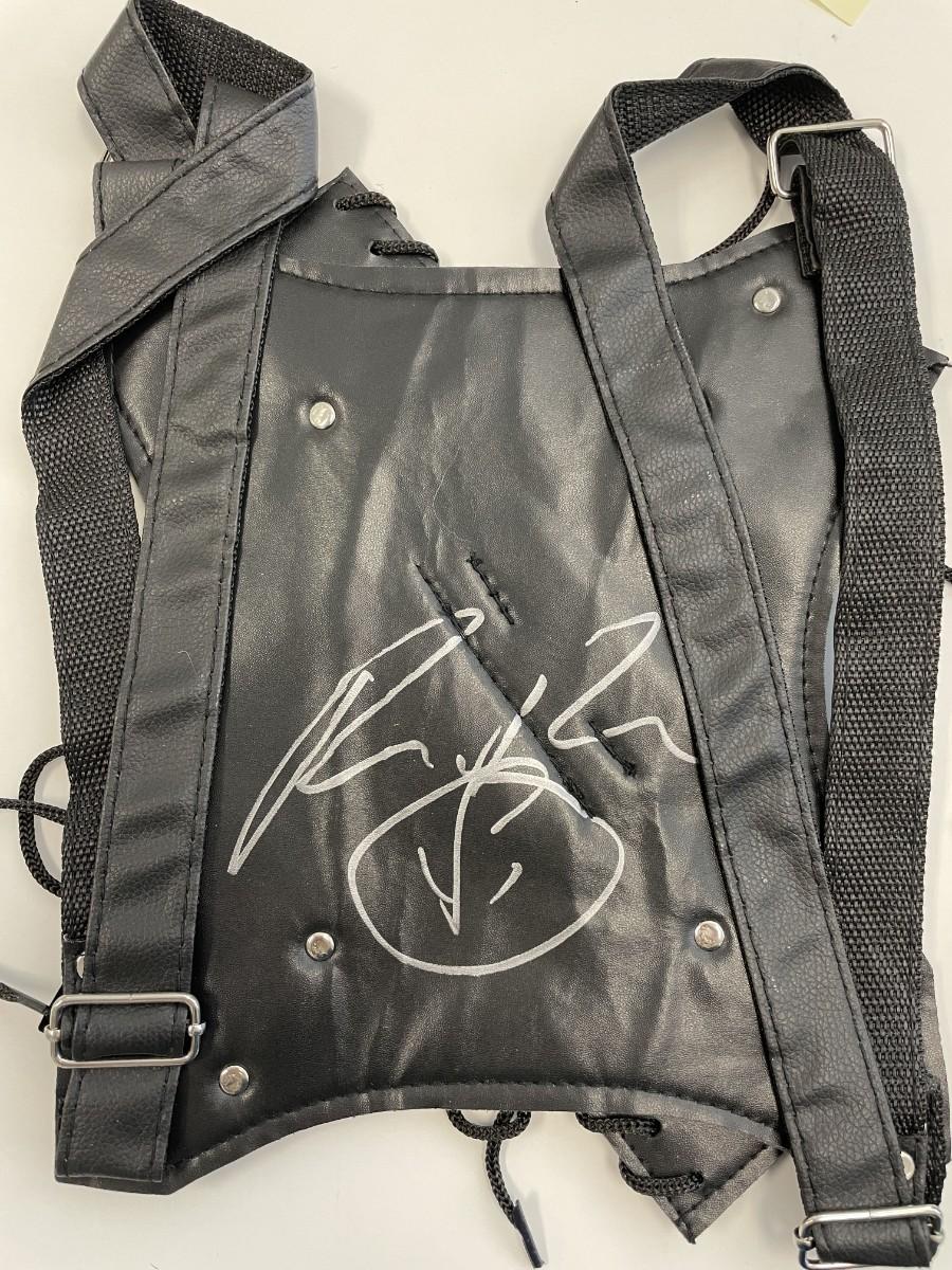 Deadpool 2 signed vest autographed by Ryan Reynolds | EstateSales.org