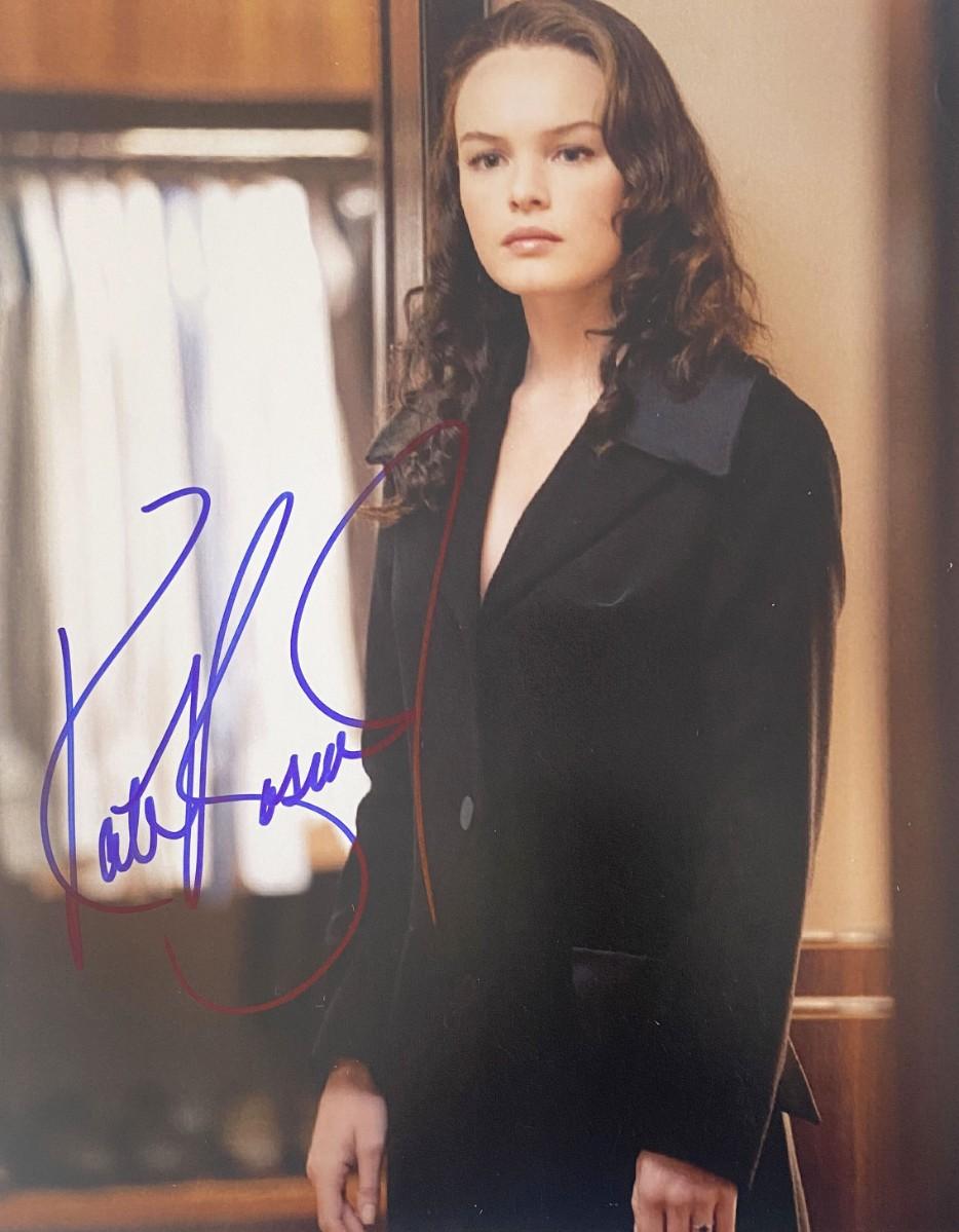 Kate Bosworth signed photo | EstateSales.org
