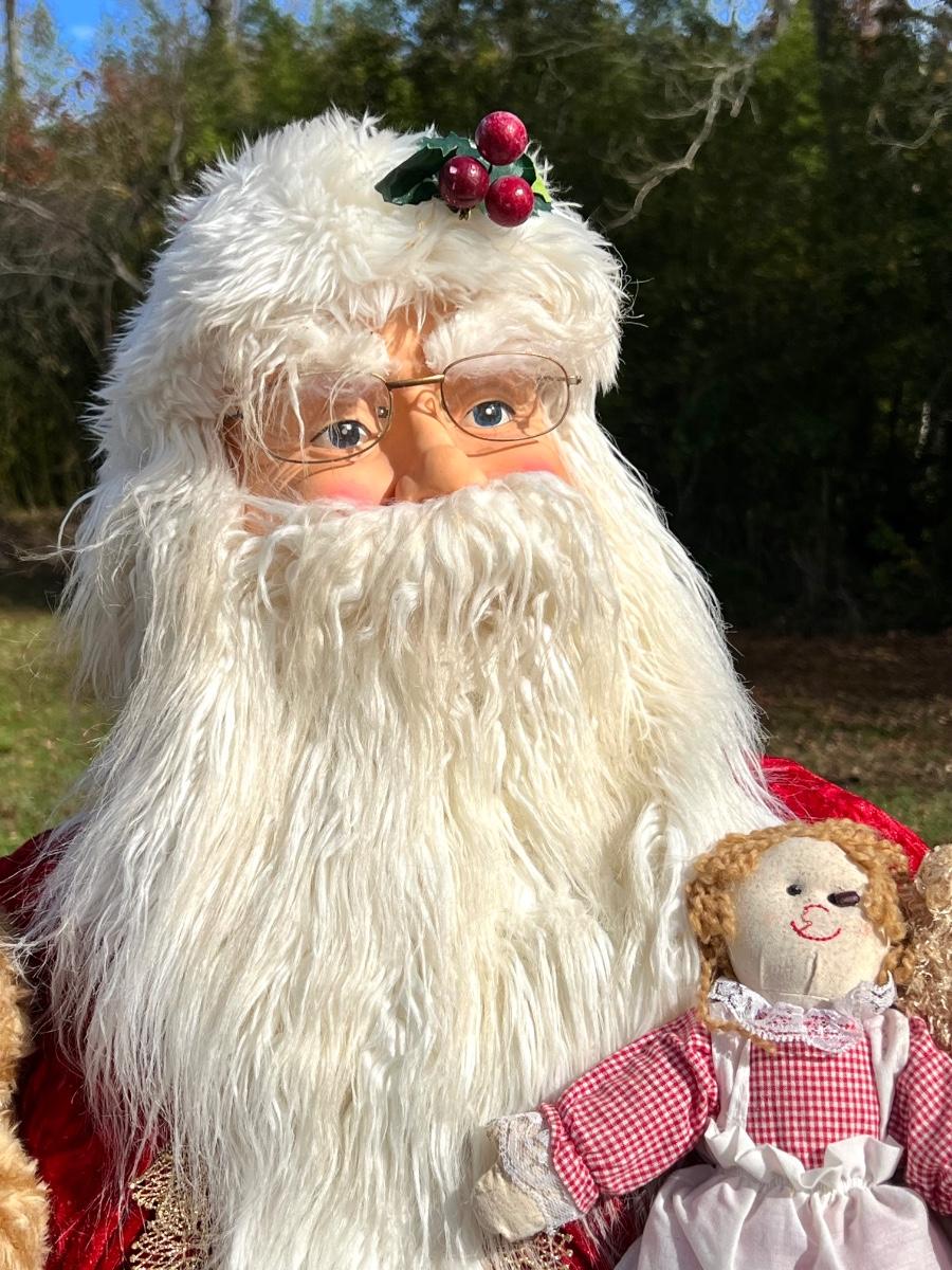 5 ft. 5 in. Life Sized Collapsible Santa (Indoor) | EstateSales.org