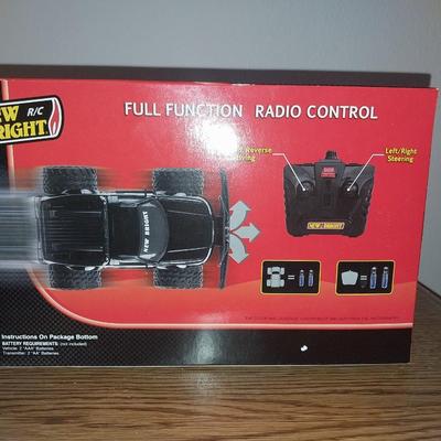 '57 CHEVY FULL FUNCTION RADIO CONTROLLED TOY CAR | EstateSales.org