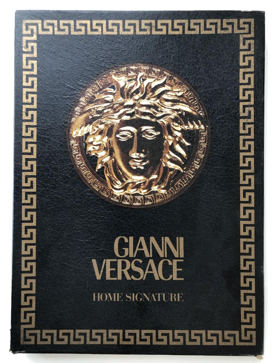 Vintage Versace linen set | EstateSales.org