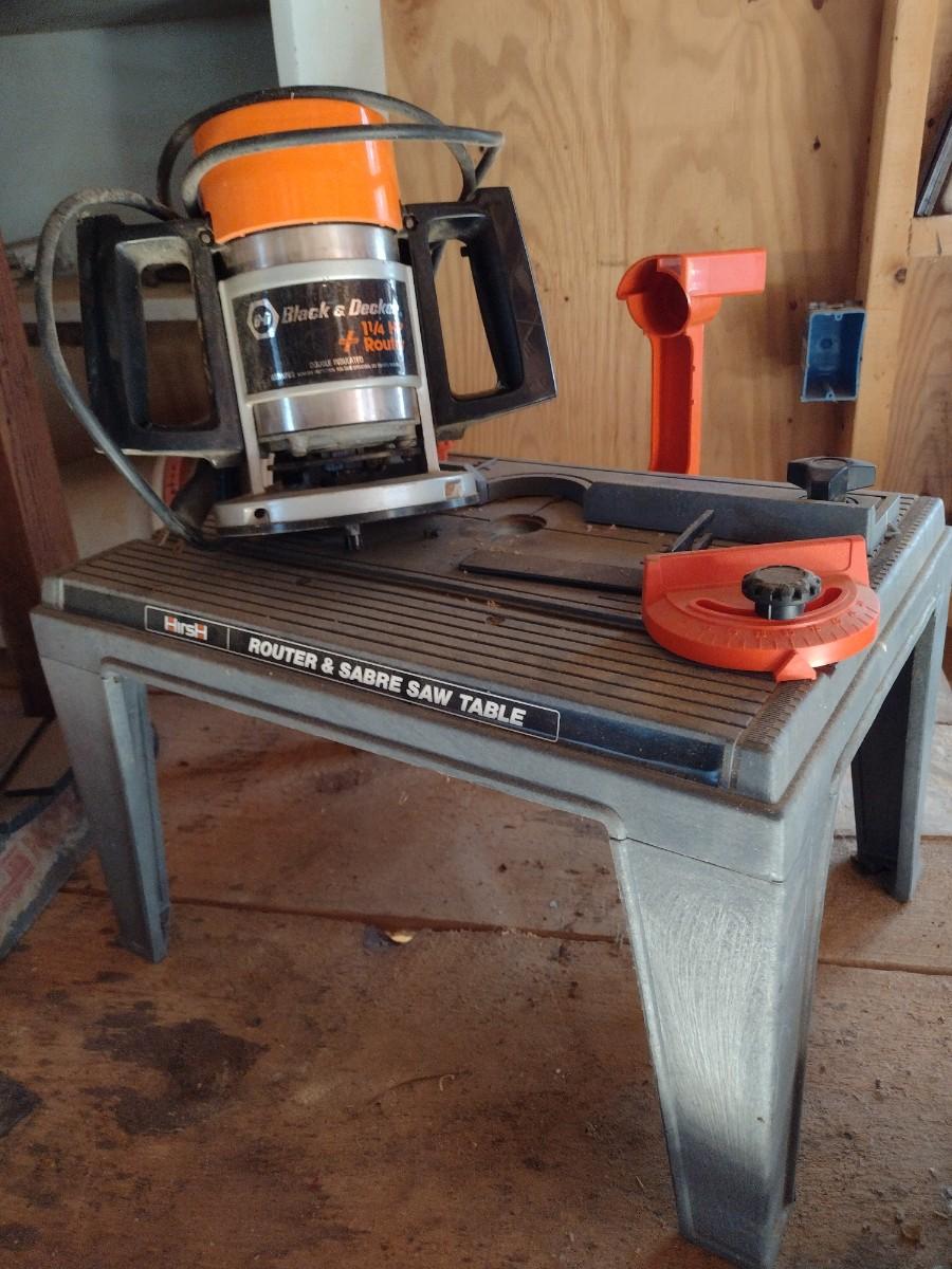 Black Decker Router with Hirsh Router Table EstateSales