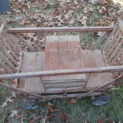 Rolling Display Cart | EstateSales.org