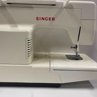 Singer Electronic Control Sewing Machine | EstateSales.org