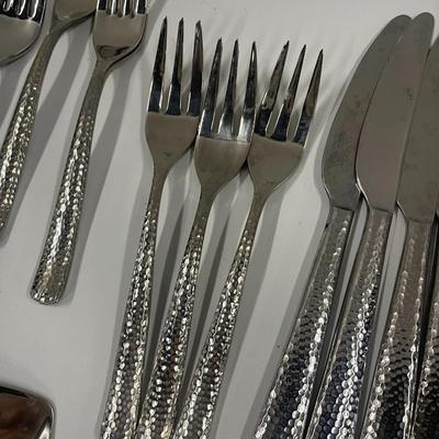Tomodachi Stainless Steel Flatware Set, Service for 6 | EstateSales.org