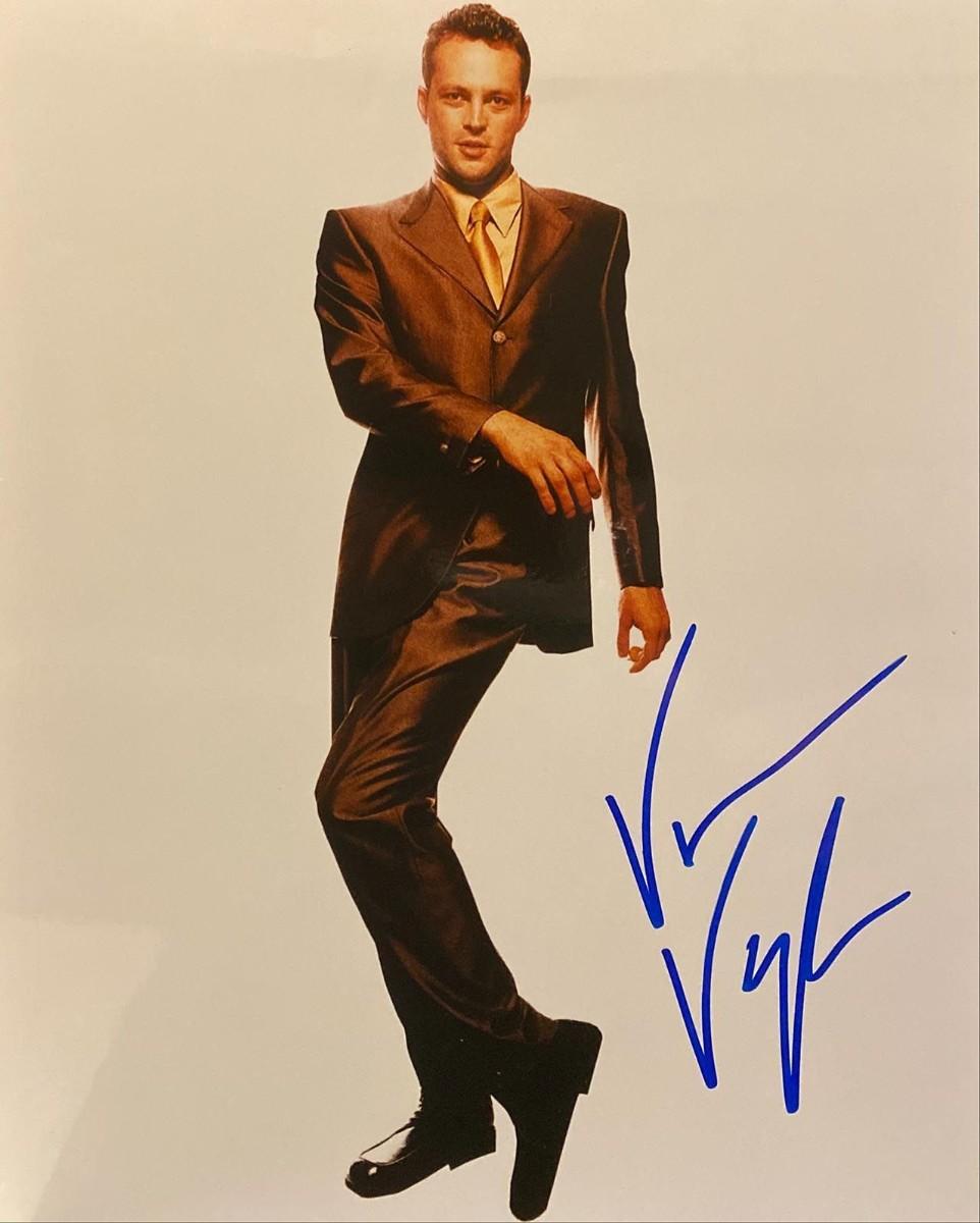 Vince Vaughn signed photo | EstateSales.org