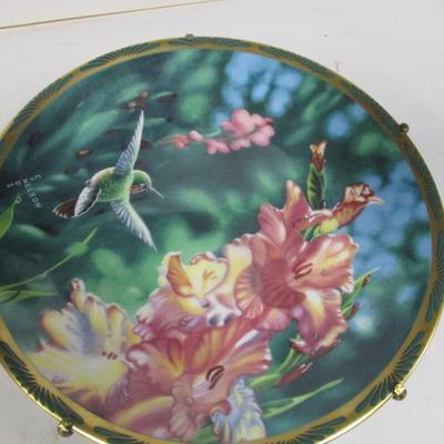Hummingbird Plates | EstateSales.org