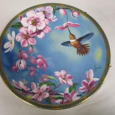 Hummingbird Plates | EstateSales.org