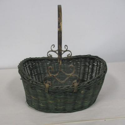 Vintage Metal Handled Wicker Basket | EstateSales.org