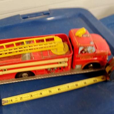 LOT 150 OLD MARX METAL FIRETRUCK | EstateSales.org