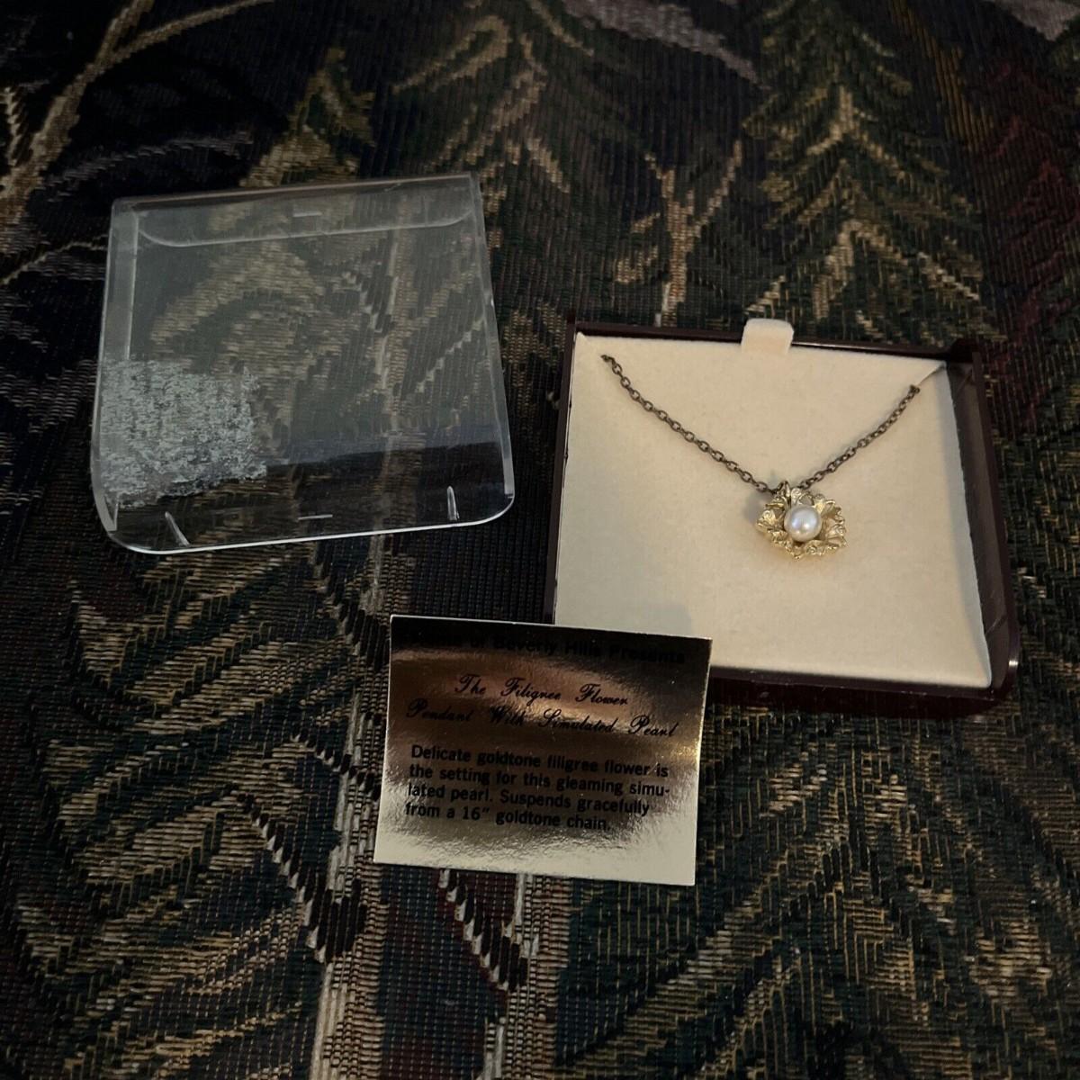 Vintage Ronte Of Beverly Hills “The Filigree Flower” Gold Tone Pendant ...