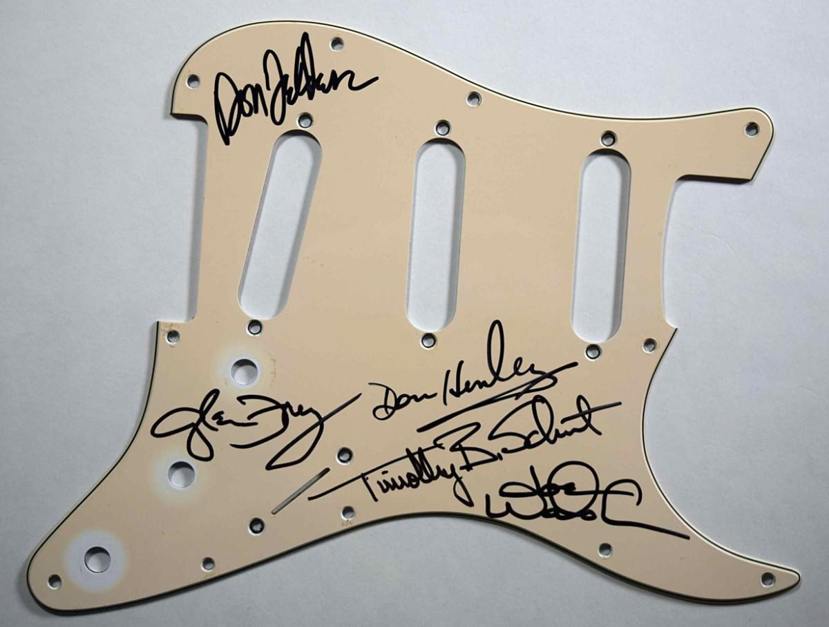 Eagles signed Pick Guard | EstateSales.org