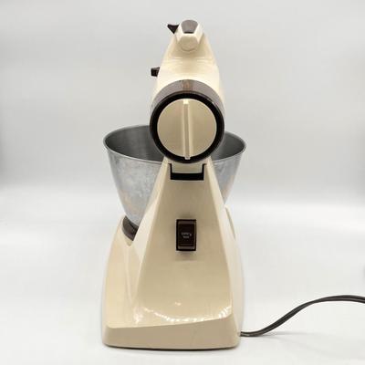 SUNBEAM ~ Vintage Mixmaster Power Plus Mixer | EstateSales.org