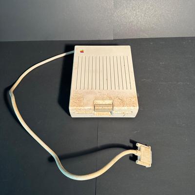 LOT 232L: Apple II Computer Games w/ Apple Disk Reader, Joy Sticks ...