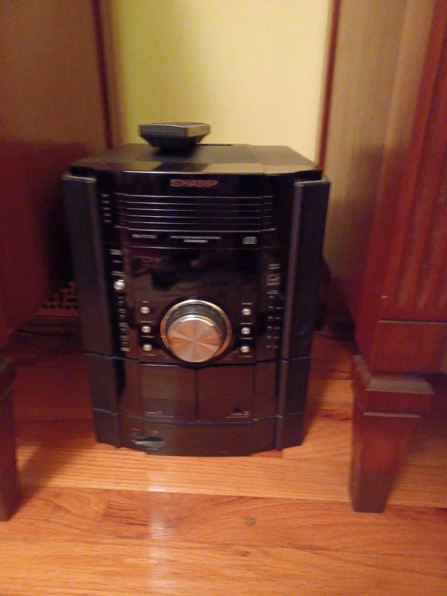 sharp radio | EstateSales.org